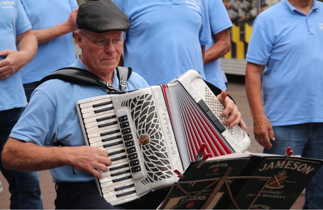 9 Dagen Kermis plezier in Laren 🎉🎡🎢🎠🍭🍬 - Kermis Laren